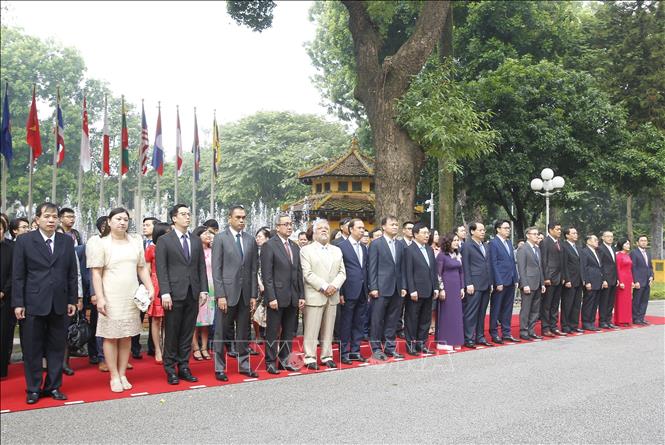 Hanoi hosts flag-raising ceremony to mark ASEAN establishment - VNA ...