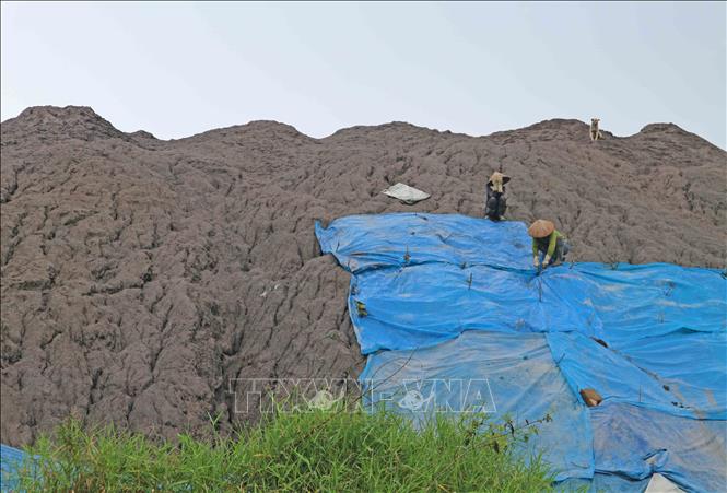 Lâm Đồng: Bãi tập kết chất thải từ dự án bauxite Tân Rai gây ô nhiễm ...