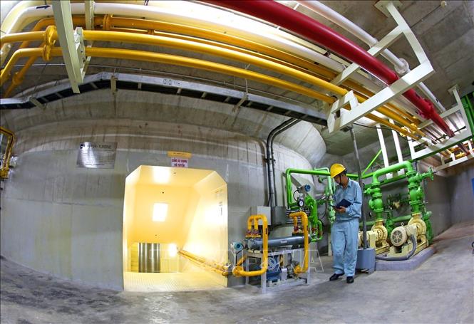 Electricity output surges 11 percent year-on-year - VNA Photos ...