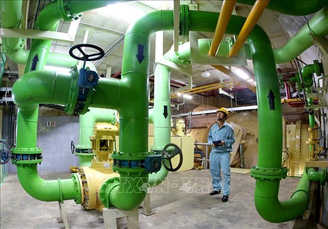 Electricity output surges 11 percent year-on-year - VNA Photos ...