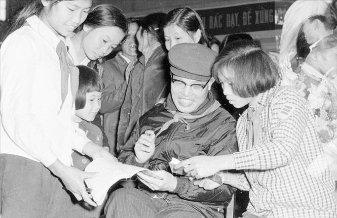 Một số hình ảnh về hoạt động của đồng chí Nguyễn Văn Trân - Ảnh chuyên ...