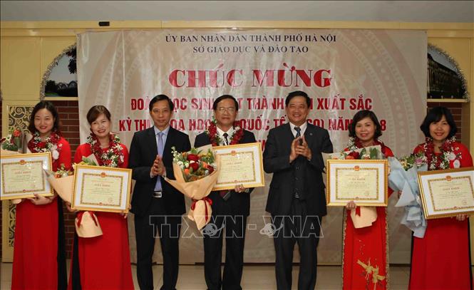 Hà Nội: Lễ đón và tuyên dương đoàn học sinh đạt thành tích xuất sắc tại Kỳ thi Olympic Khoa học ...