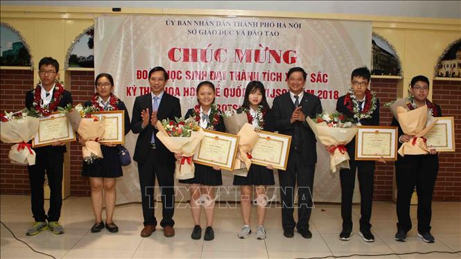Hà Nội: Lễ đón và tuyên dương đoàn học sinh đạt thành tích xuất sắc tại Kỳ thi Olympic Khoa học ...