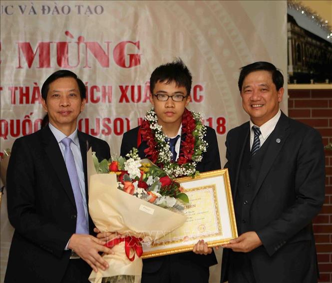 Hà Nội: Lễ đón và tuyên dương đoàn học sinh đạt thành tích xuất sắc tại Kỳ thi Olympic Khoa học ...