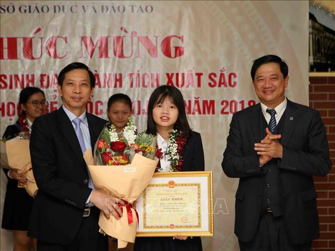 Hà Nội: Lễ đón và tuyên dương đoàn học sinh đạt thành tích xuất sắc tại Kỳ thi Olympic Khoa học ...