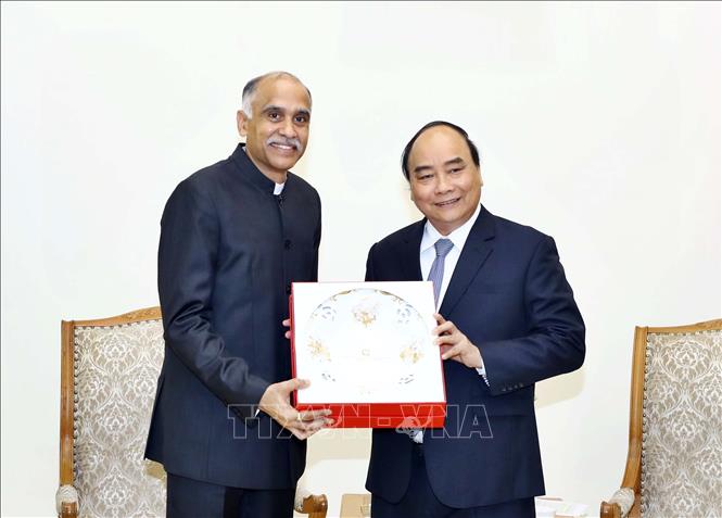 PM hosts reception for Ambassador of India - VNA Photos - Vietnam News ...