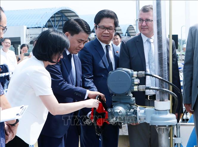 First phase of Duong River surface water plant inaugurated - VNA Photos ...
