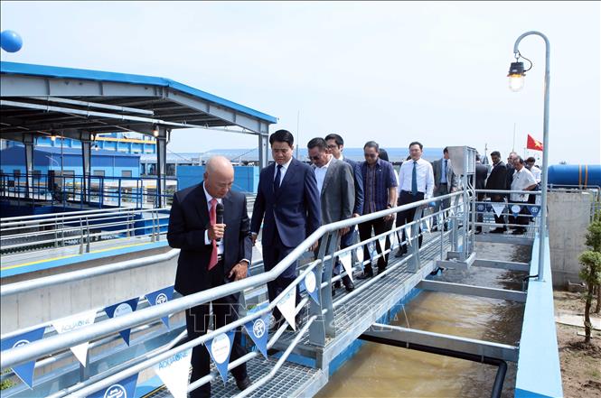 First phase of Duong River surface water plant inaugurated - VNA Photos ...
