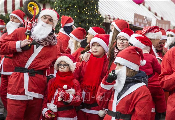 LATVIA-RIGA-SANTA'S FUN RUN - Ảnh thời sự quốc tế - Văn hóa xã hội ...
