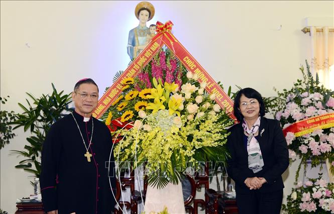 Vice President delivers Christmas greetings to Bui Chu diocese - VNA ...