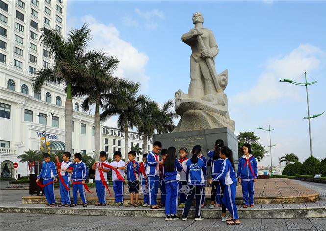 Xây dựng Đảng và hệ thống chính trị: Kết nạp đội viên Đội Thiếu niên ...