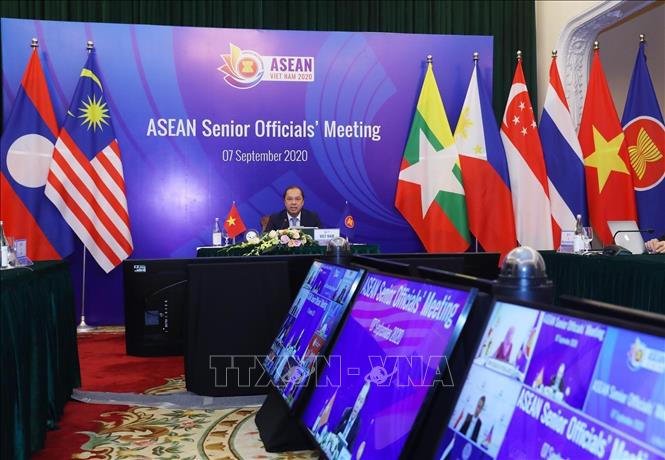 ASEAN 2020: ASEAN senior officials hold virtual meeting - VNA Photos ...