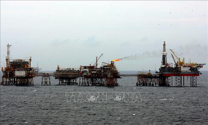 Vietsovpetro surpasses yearly oil and gas production target - VNA ...