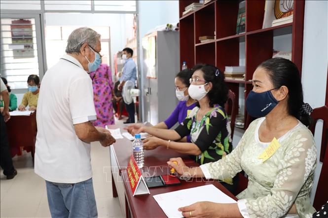 Voting begins in 80,000 electoral units nationwide - VNA Photos ...