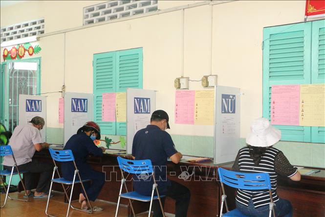 Voting begins in 80,000 electoral units nationwide - VNA Photos ...