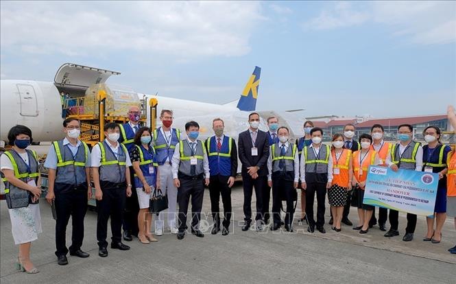 First 97,000 Pfizer COVID-19 vaccine doses arrive in Vietnam on July 7 ...