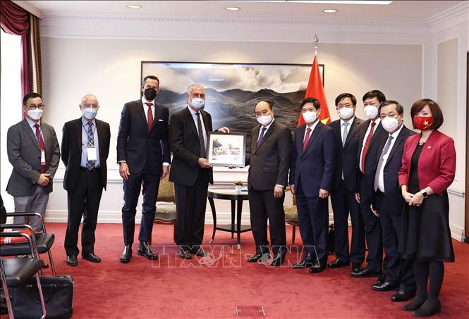 President receives leaders of DKSH Holding AG - VNA Photos - Vietnam ...