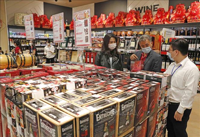 Hanoi supermarkets prepare goods for Lunar New Year holiday - VNA ...