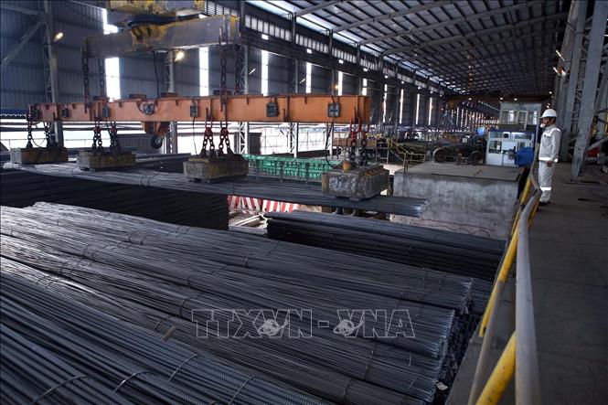 Steel industry expects rosy outlook for 2022 - VNA Photos - Vietnam ...