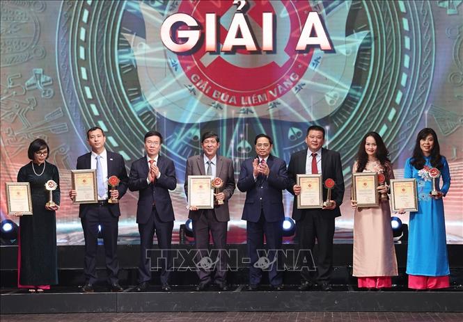Winners of sixth National Press Awards on Party Building honoured - VNA Photos - Vietnam News ...
