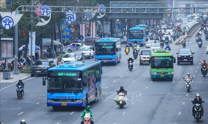 Most bus services in Hanoi operate at full capacity from February 8 ...
