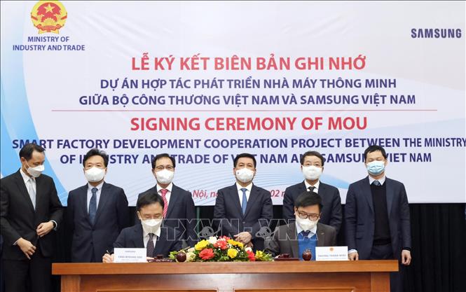 Samsung Vietnam supports smart factory development - VNA Photos ...