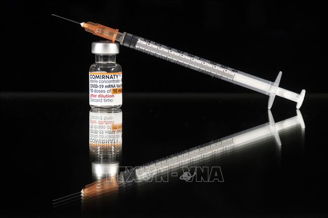 EMA phê duyệt vaccine phòng COVID-19 của Pfizer để tiêm tăng cường cho ...