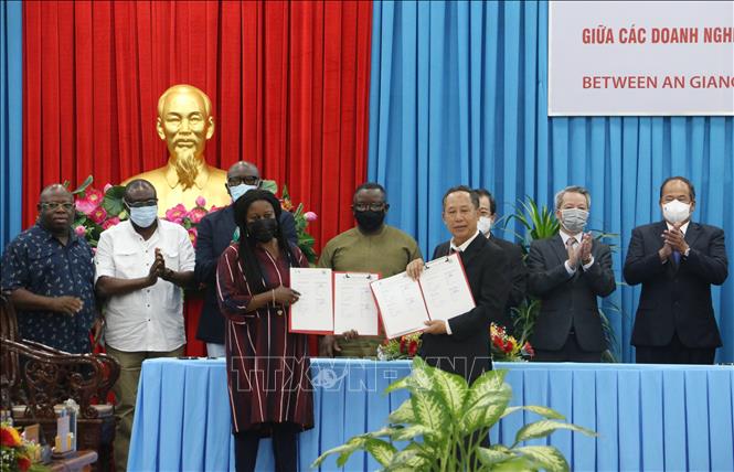 Tổng thống Cộng hòa Sierra Leone thăm tỉnh An Giang - Ảnh thời sự trong ...