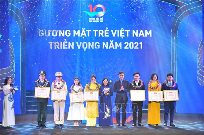 Oustanding young people of 2021 honoured - VNA Photos - Vietnam News ...