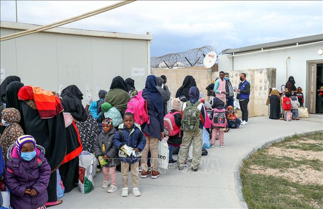 Hơn 360 người di cư được giải cứu ngoài khơi bờ biển Libya - Ảnh thời ...