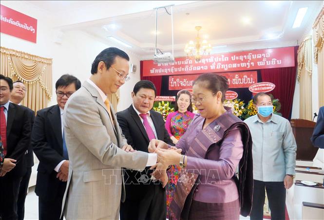 HCM City leaders extend greeting to Lao diplomats on Bunpimay - VNA Photos - Vietnam News Agency ...