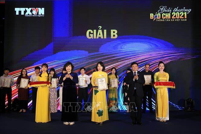 VNA Press Awards 2021 honour journalists - VNA Photos - Vietnam News Agency (VNA)