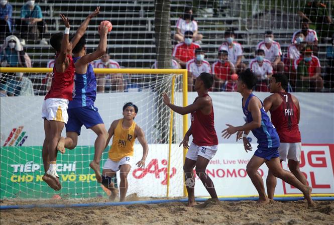SEA Games 31: Men’s beach handball kicks off in Quang Ninh - VNA Photos ...