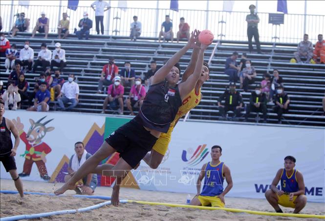 SEA Games 31 beach handball: Vietnam earns victory against Singapore ...