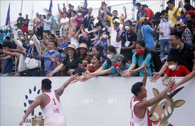 Vietnam wins gold medal in SEA Games 31 men’s beach handball - VNA ...