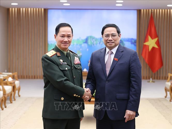 Prime Minister hosts Chief of General Staff of Lao People’s Army - VNA ...