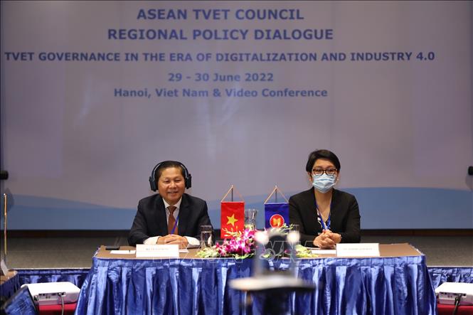 Đối thoại về Quản trị nhà nước trong giáo dục đào tạo nghề trong thời ...