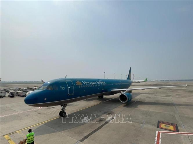 Vietnam Airlines relaunches services to Indonesia - VNA Photos ...
