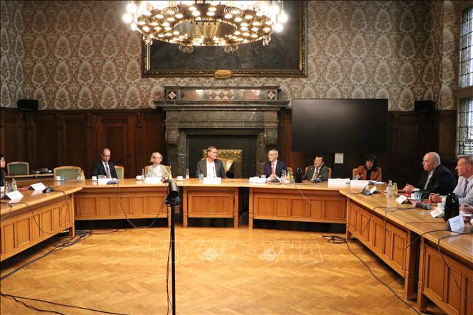 Vietnam eyes stronger relations with Germany locality - VNA Photos ...