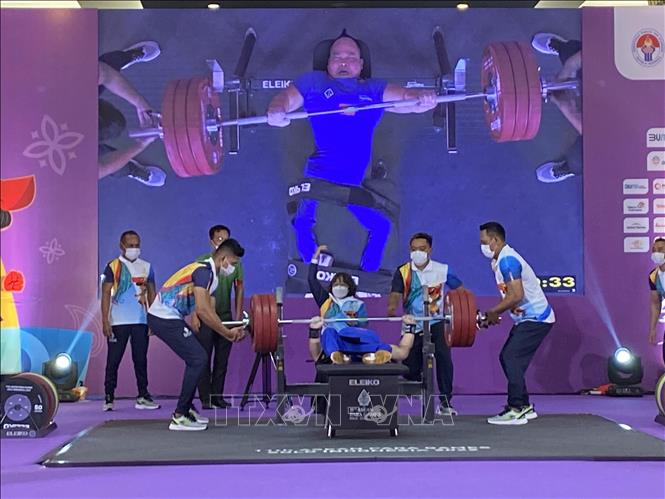 Vietnamese athlete wins gold medal in ASEAN Para Games powerlifting ...