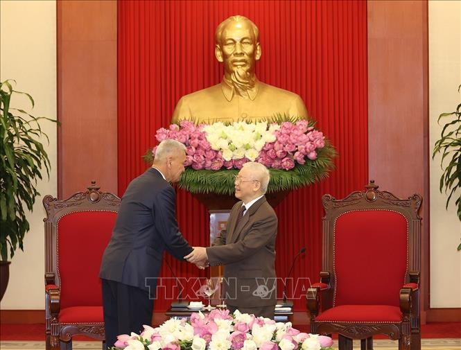 Party General Secretary receives Lao official - VNA Photos - Vietnam ...