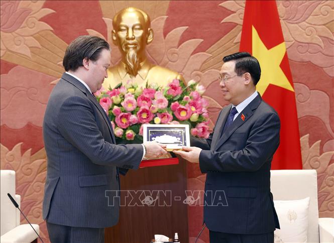 Chủ tịch Quốc hội Vương Đình Huệ tiếp Đại sứ Hoa Kỳ tại Việt Nam Marc E ...
