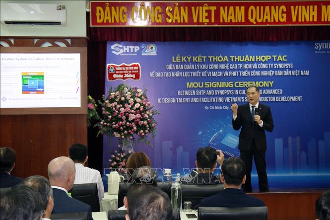 Khu Công nghệ cao Thành phố Hồ Chí Minh và Synopsys ký kết hợp tác phát ...