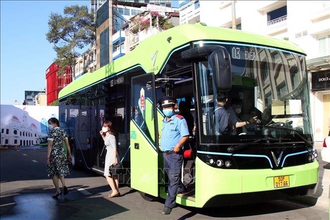 HCM City seeks to develop electric bus system - VNA Photos - Vietnam ...