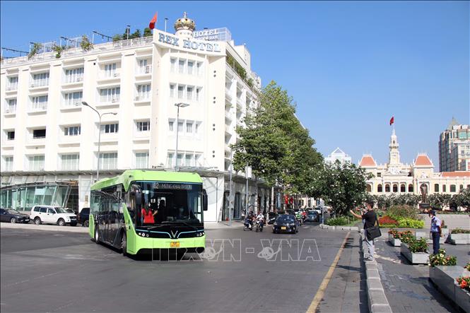 HCM City seeks to develop electric bus system - VNA Photos - Vietnam ...