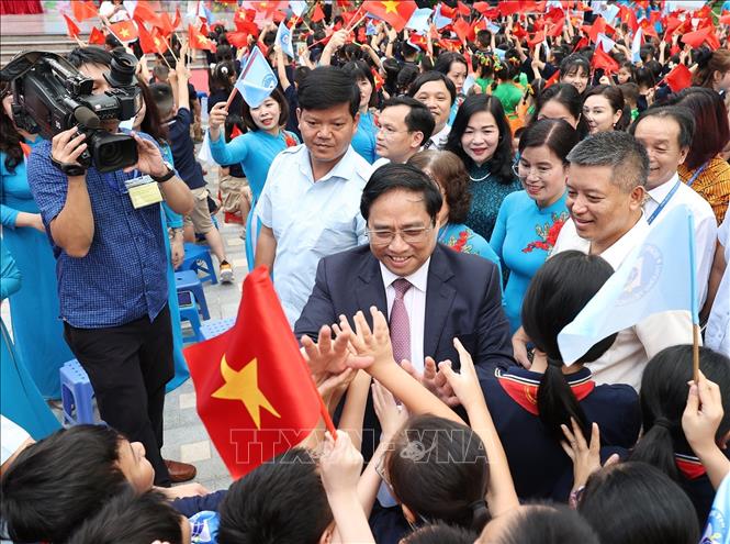 Thủ tướng Phạm Minh Chính dự Lễ khai giảng tại Trường Tiểu học Đoàn Thị Điểm, Hà Nội - Ảnh thời ...