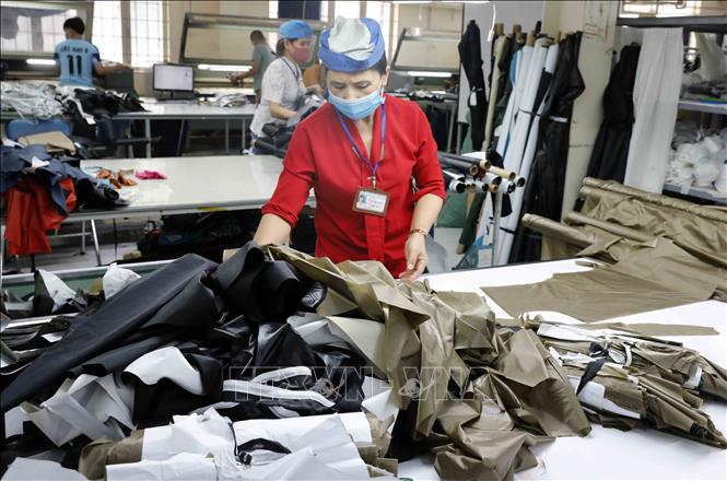 Vietnam's garment exports to the UK increase - VNA Photos - Vietnam ...