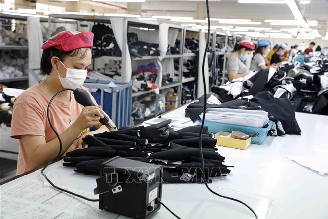 Vietnam's garment exports to the UK increase - VNA Photos - Vietnam ...