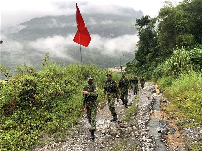 Vietnamese, Chinese provinces hold joint border patrol - VNA Photos ...