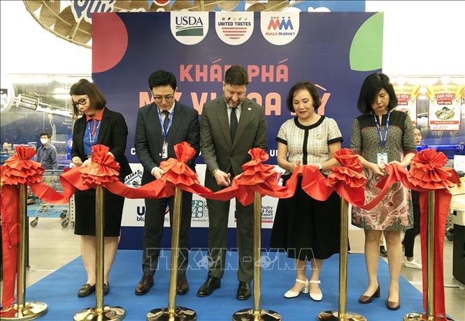 US food, beverages introduced to Vietnamese consumers - VNA Photos ...